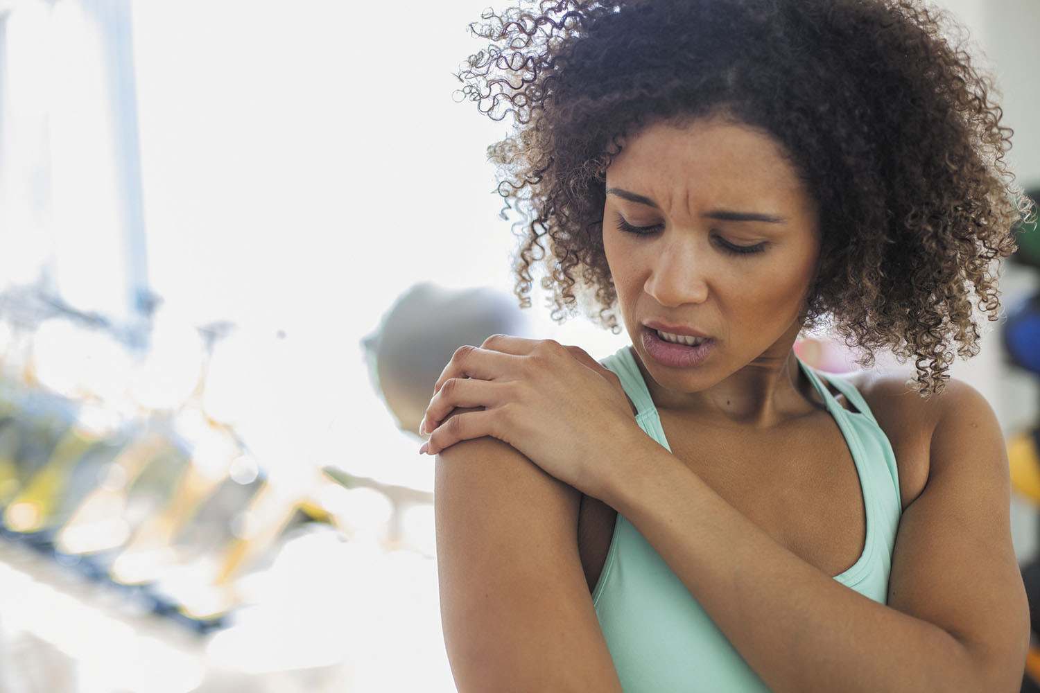 Back Scapula Pain: What Is It, Causes And Treatment Options