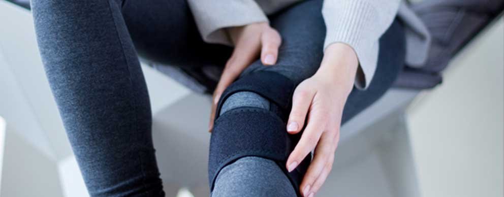 Sprained Knee: How It Feels, Possible Causes And Tips To Help